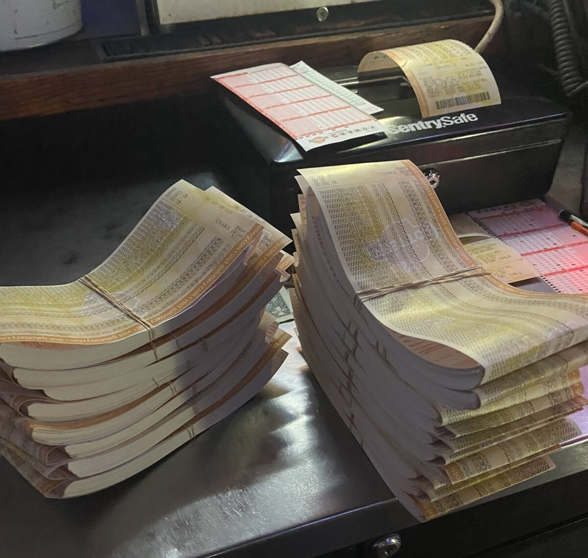 No Jackpot for Poker Player's Enormous Powerball Pool